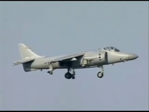GIF de Harrier jump jet dando vueltas literalmente para compartir en ...